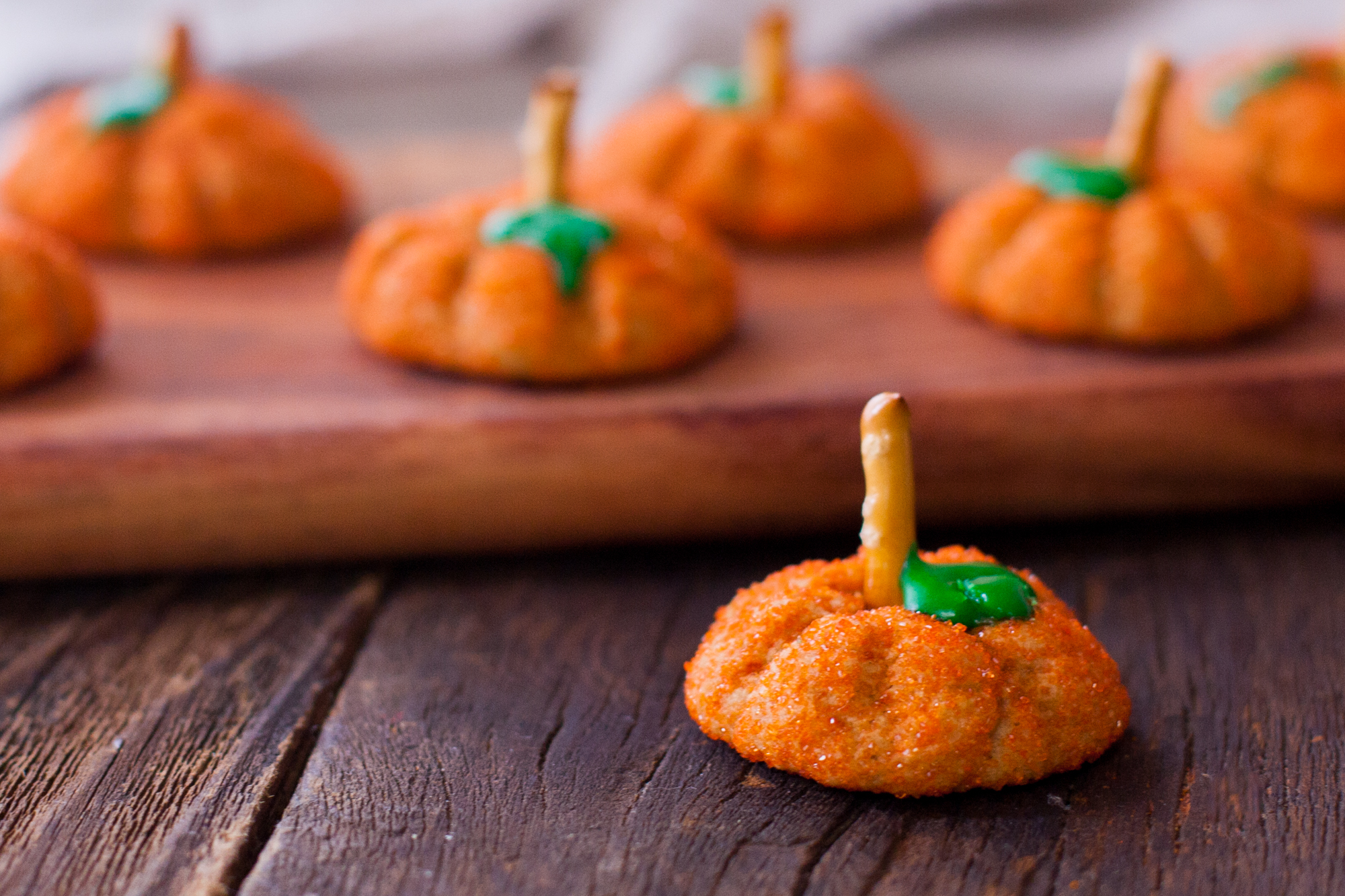 Pumpkin Shaped Sugar Cookies Without a Cookie Cutter - Eating Richly